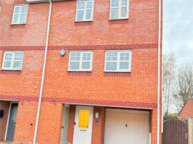 3 Bedroom House Market Drayton Shropshire LS99840244