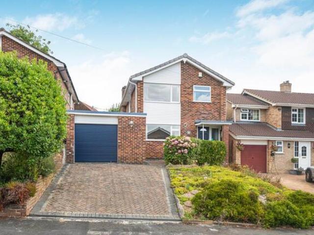 3 Bedroom House Marlow Buckinghamshire 98404378