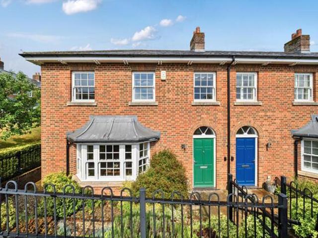 3 Bedroom House Marlborough Wiltshire LS101675313