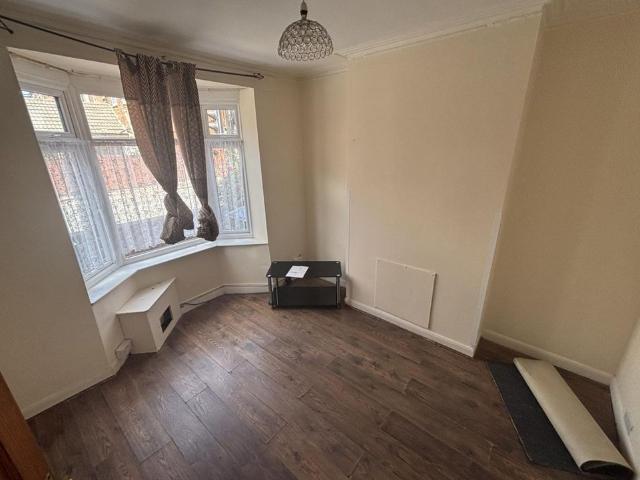 3 bedroom house mid terrace to rent
