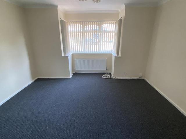 3 bedroom house mid terrace to rent