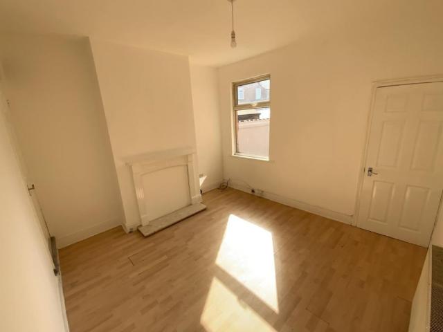 3 bedroom house mid terrace to rent