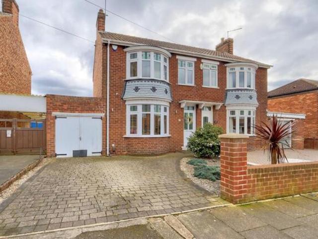 3 Bedroom House Middlesbrough Redcar And Cleveland 98649411