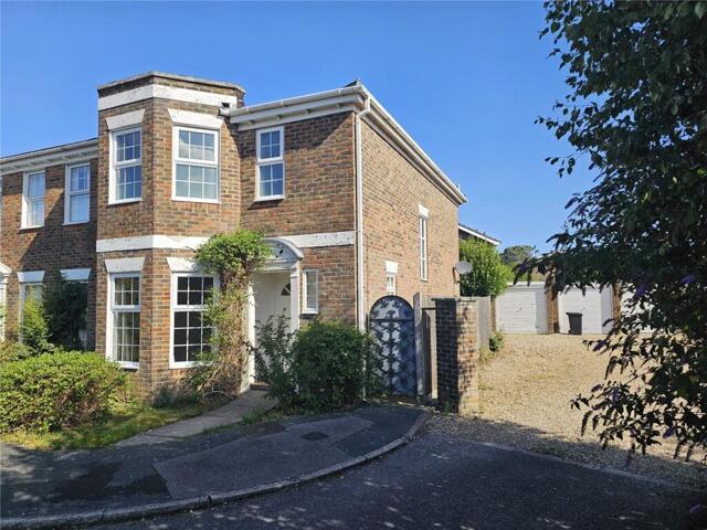 3 Bedroom House Midhurst West Sussex 99840174