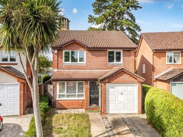 3 Bedroom House Midhurst West Sussex LS101931944