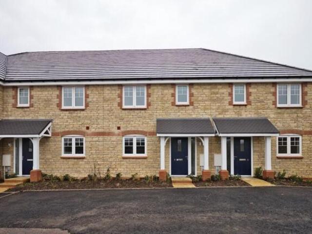 3 Bedroom House Milborne Port Milborne Port 100988057