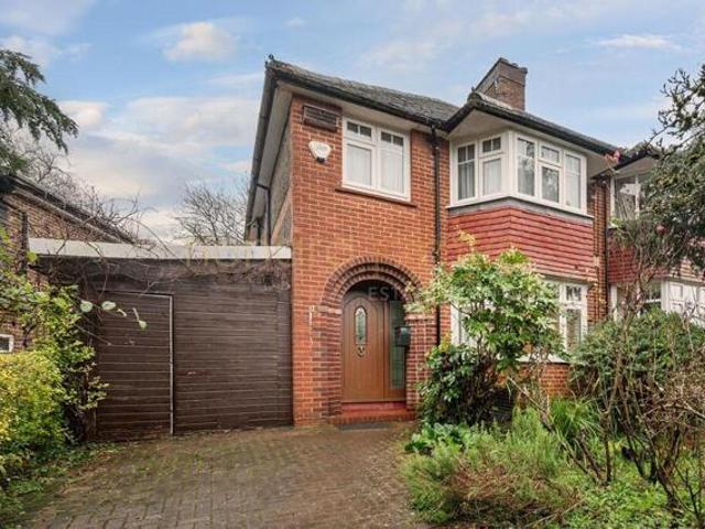 3 Bedroom House Mill Hill Greater London LS100614746
