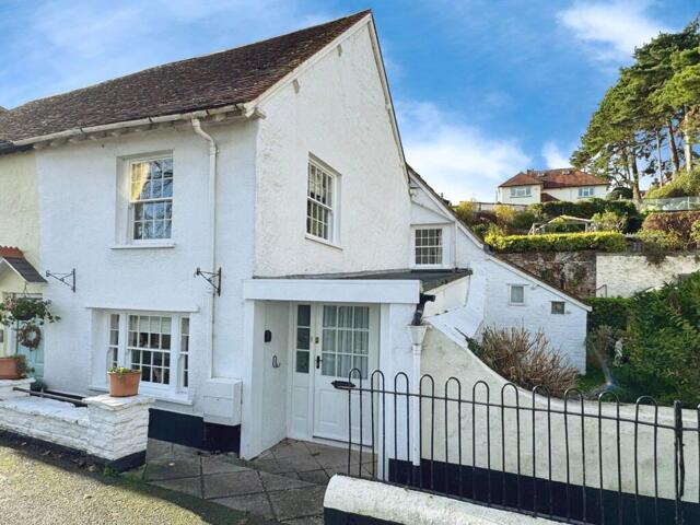 3 Bedroom House Minehead Somerset LS101678579