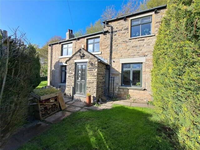 3 Bedroom House Mirfield Kirklees LS101676923