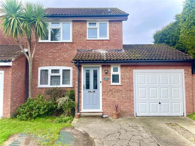 3 Bedroom House Mudeford Dorset LS99436700