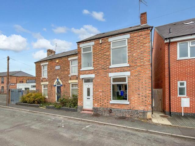3 Bedroom House Nottingham Derbyshire 99204110
