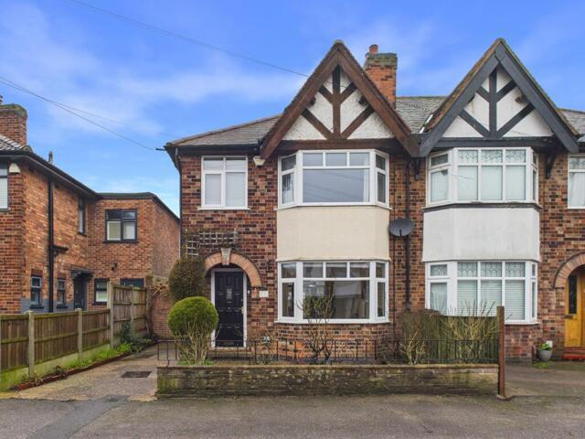3 Bedroom House Nottingham Nottinghamshire 98649235