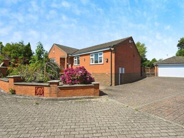 3 Bedroom House Nottingham Nottinghamshire 99203996