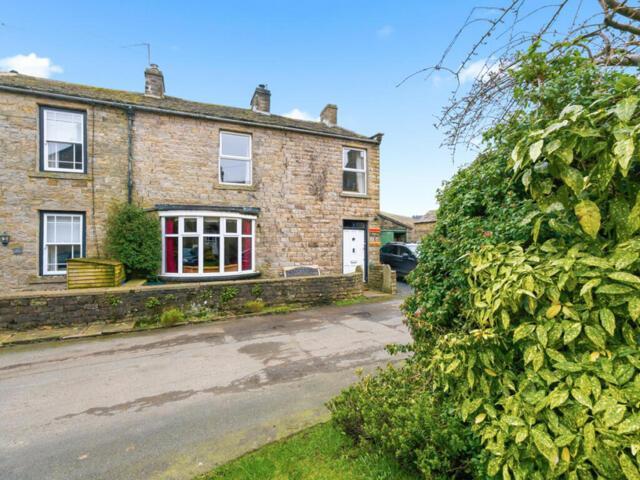 3 Bedroom House North Yorkshire North Yorkshire LS100316883