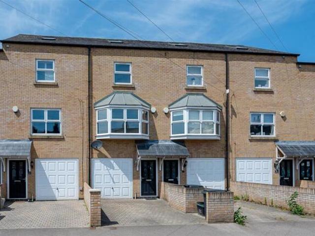 3 Bedroom House North Yorkshire North Yorkshire LS101200131