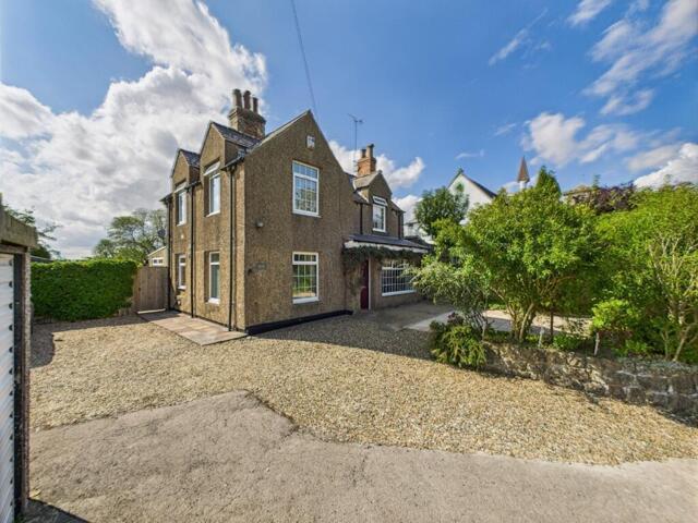 3 Bedroom House North Yorkshire East Riding Of Yorkshire LS100733801