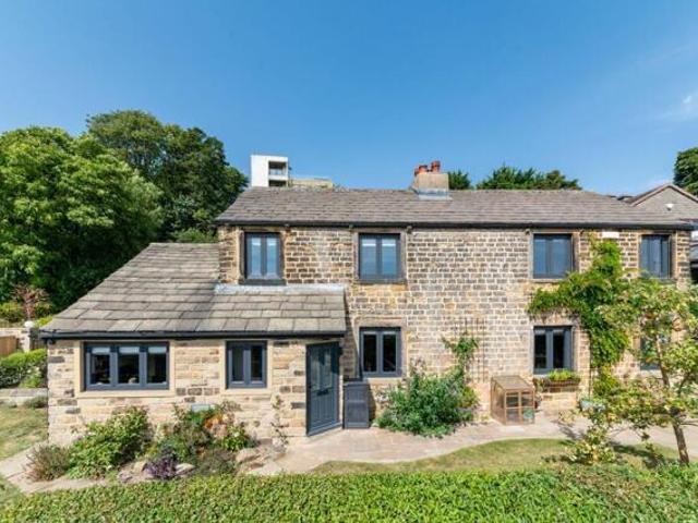 3 Bedroom House North Yorkshire Kirklees LS98801036