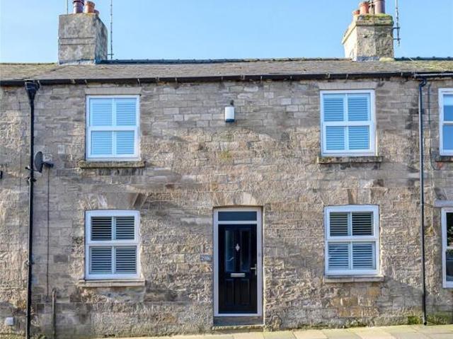3 Bedroom House North Yorkshire Leeds LS100648954