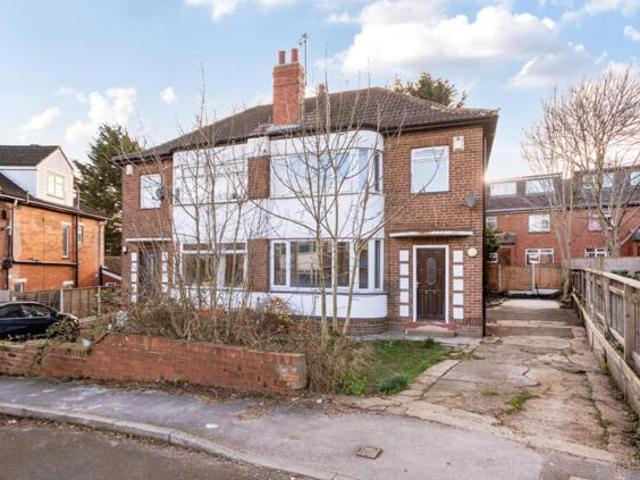 3 Bedroom House North Yorkshire Leeds LS101025974