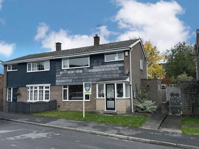3 Bedroom House North Yorkshire Leeds LS101678097