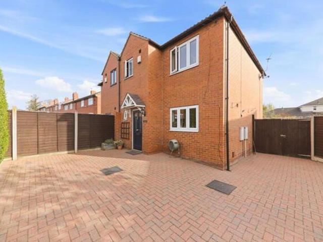 3 Bedroom House North Yorkshire Leeds 102023779