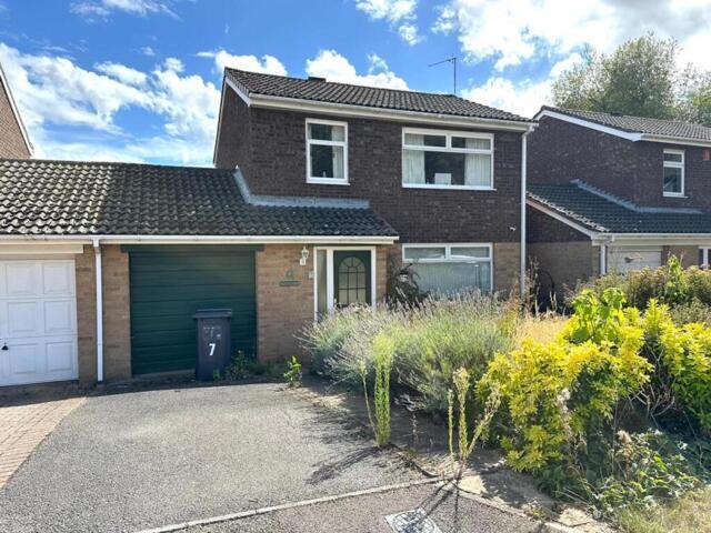 3 Bedroom House Northampton Northamptonshire 98204574