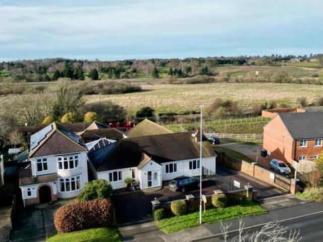 3 Bedroom House Northampton Northamptonshire 101678640