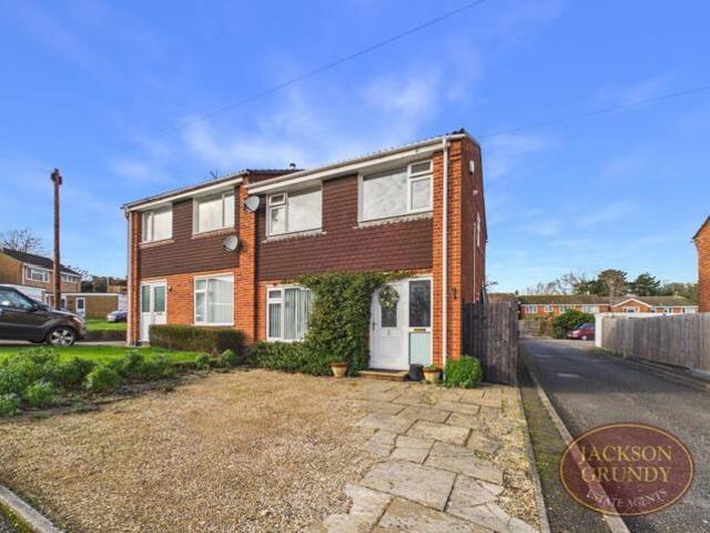 3 Bedroom House Northampton Northamptonshire LS100263142