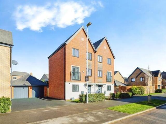 3 Bedroom House Northampton Northamptonshire LS99380737