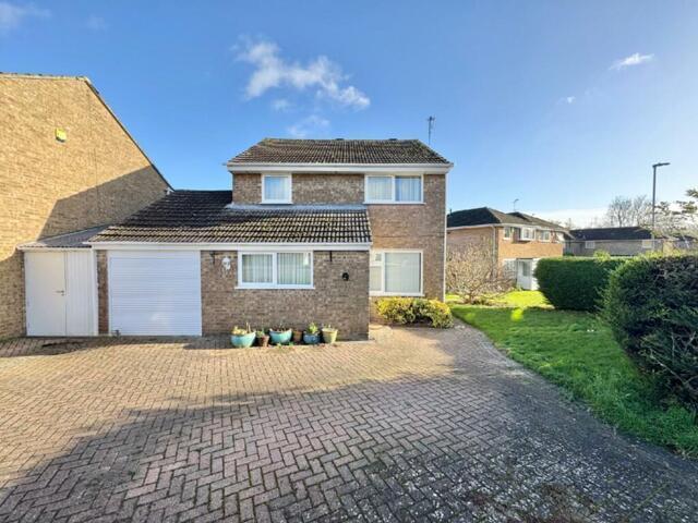 3 Bedroom House Northampton Northamptonshire NORTHAMPTON NN3 86117820