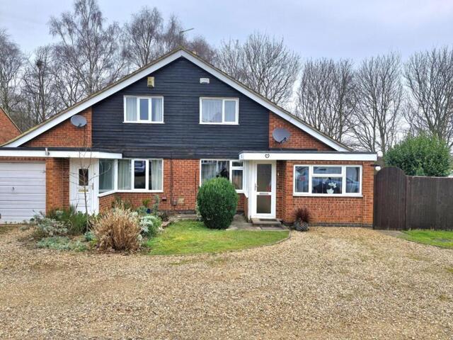 3 Bedroom House Northampton Northamptonshire NORTHAMPTON NN4 88541060