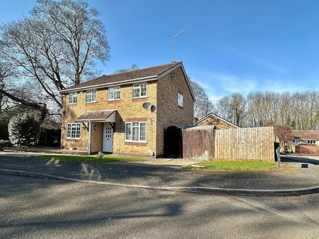 3 Bedroom House Northampton Northamptonshire 88950663