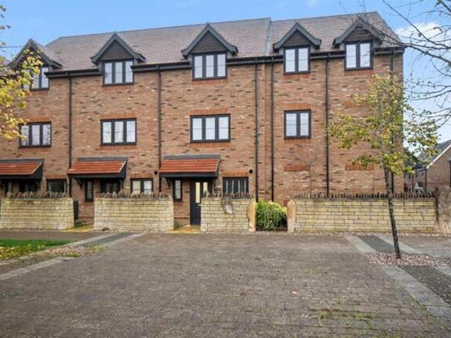 3 Bedroom House Northamptonshire Northamptonshire 100648957