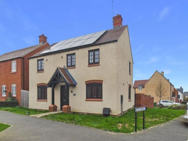 3 Bedroom House Northamptonshire Northamptonshire 101678519