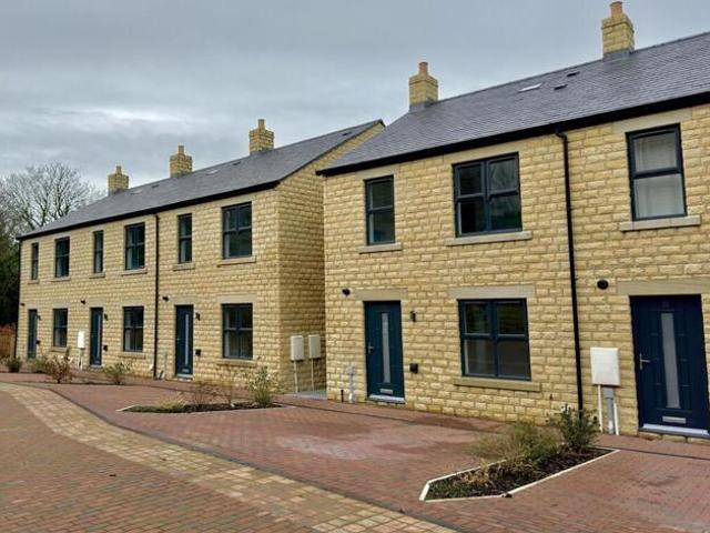 3 Bedroom House New Mills Derbyshire 100057788