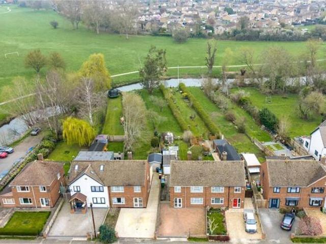 3 Bedroom House Newport Pagnell Milton Keynes 101100112