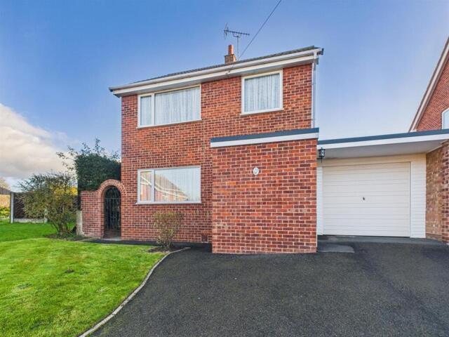 3 Bedroom House Newton Solney Newton Solney LS99029569