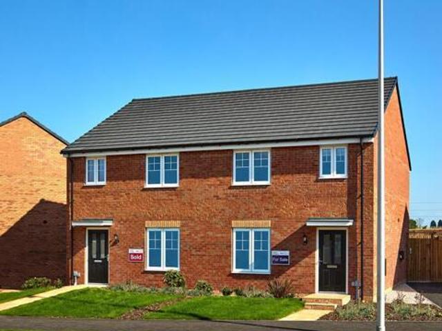 3 Bedroom House Nuneaton Warwickshire LS100649203