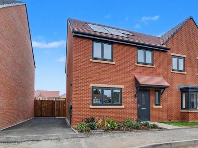 3 Bedroom House Nuneaton Warwickshire 98687905