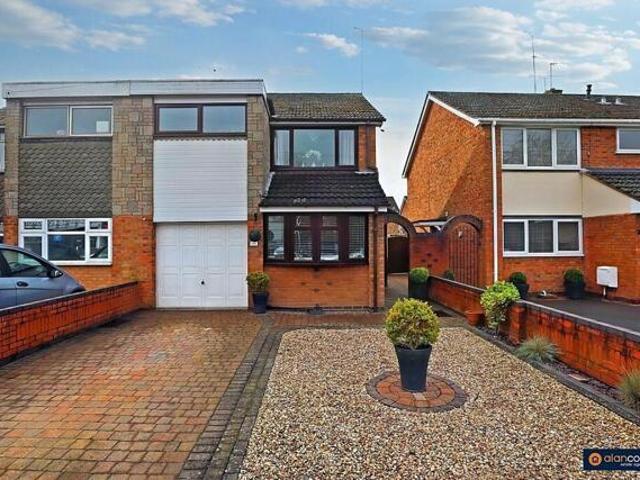 3 Bedroom House Nuneaton Warwickshire 98834571