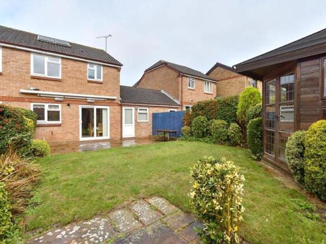 3 Bedroom House Southwater West Sussex 98404425