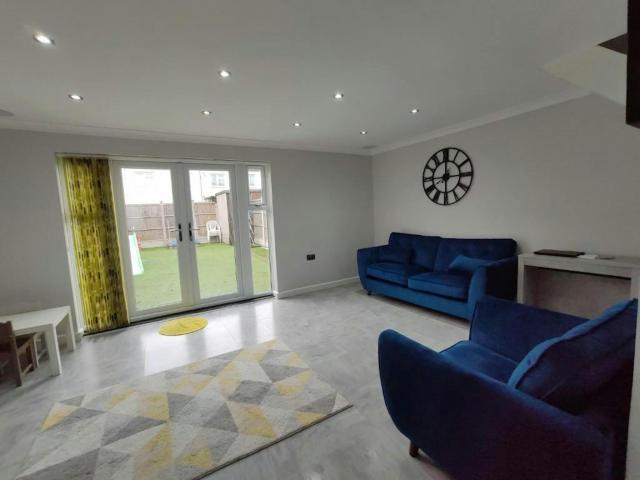 3 Bedroom House South Ockendon South Ockendon 77298158