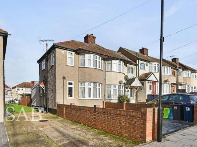 3 Bedroom House Southall Greater London 98612545