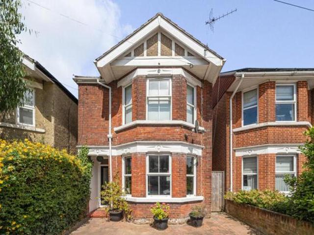 3 Bedroom House Southampton Southampton LS100953623