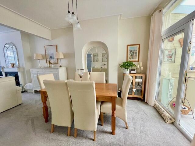 3 Bedroom House Southend On Sea Southend On Sea 98903225
