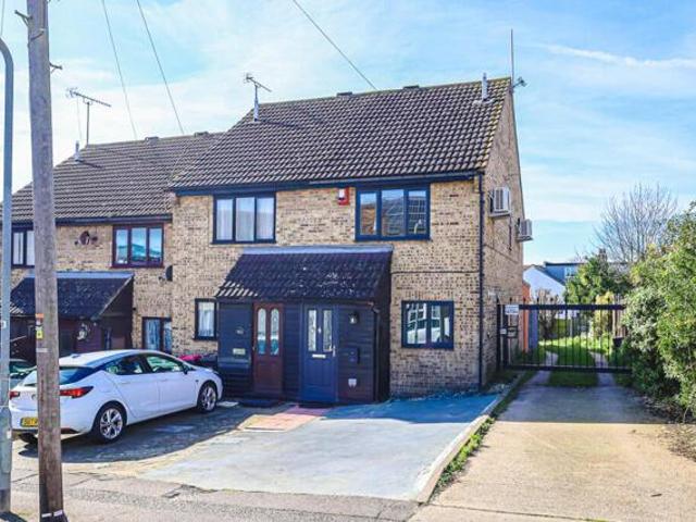 3 Bedroom House Southend Southend on Sea 100987836
