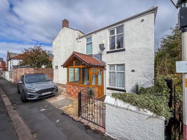 3 Bedroom House Southport Sefton 100854847