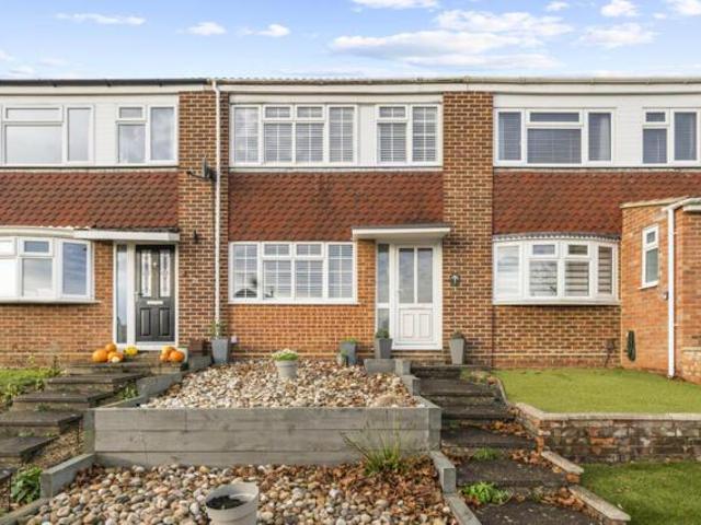 3 Bedroom House Sawbridgeworth Hertfordshire LS100648978