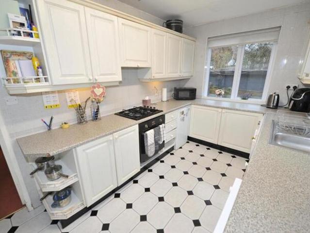 3 Bedroom House Salford Salford 100953429