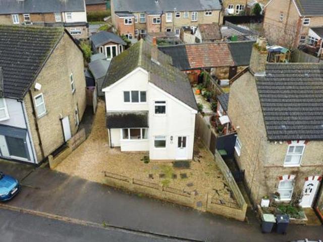 3 Bedroom House Sandy Central Bedfordshire LS100540995